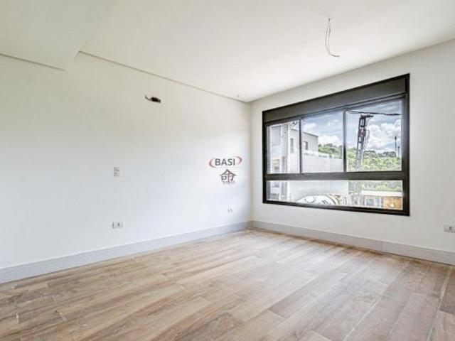 Sobrado em Condominio Fechadoa Venda no Santa Candida 3 Suites e 2 Vagas