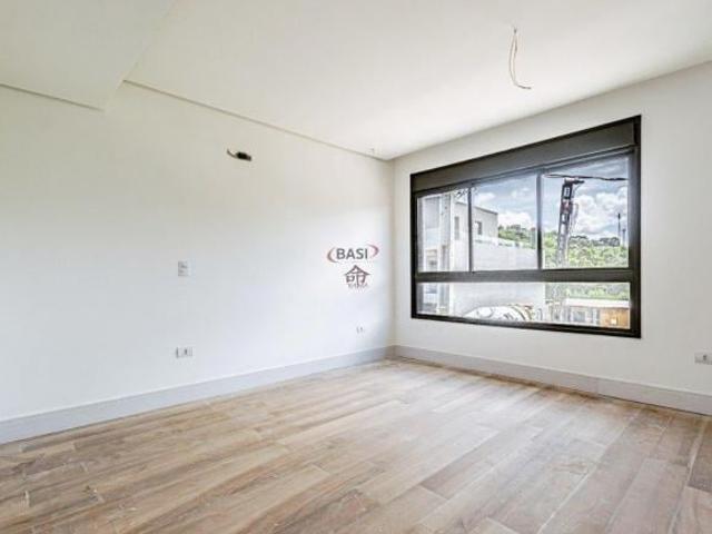 Sobrado em Condominio Fechadoa Venda no Santa Candida 3 Suites e 2 Vagas