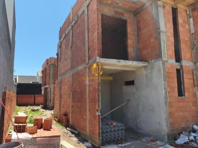 sobrado em condomínio no CIC Vitória Régia 2 quartos churrasqueira