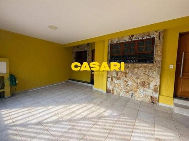 Sobrado em Condomínio no Bairro Planalto – 3 dormitórios, Suíte, Área Gourmet e 2 Vagas