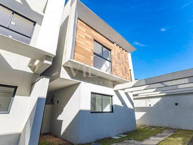 Sobrado em Condomínio no Novo Mundo com 3 Quartos e Suíte