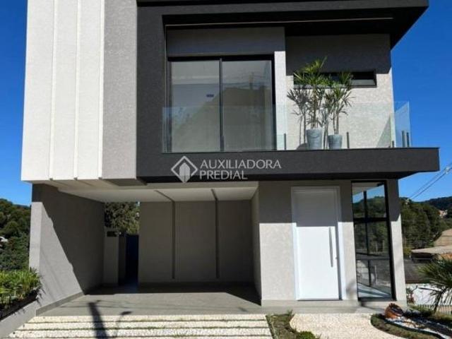 Sobrado em condomínio no Tanguá