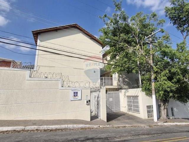 Sobrado em condomínio no Tremembé com 2 suítes e vaga de garagem
