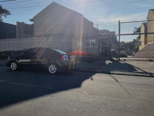 Sobrado em Condomínio no Uberaba Curitiba PR: 3 Quartos, 1 Suíte, Sala ampla, 3 Banheiros, 1 Vaga