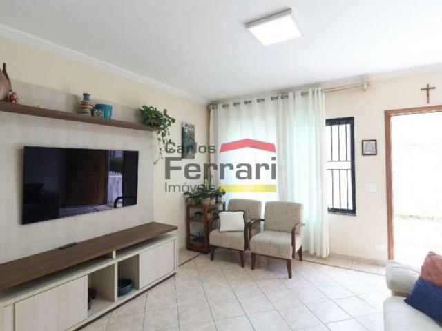 Sobrado em condomínio nas Palmas, 3 dormitórios, suíte, 2 vagas, piscina, 100 m2. Oportunidade!