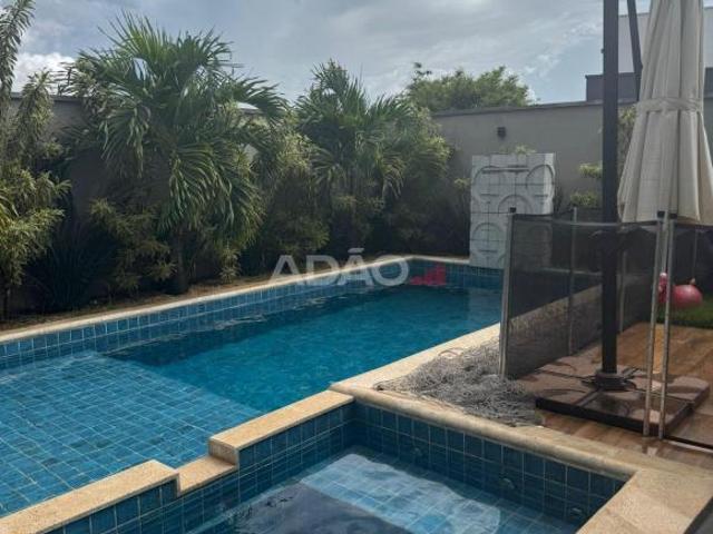 Sobrado em Condominio Sobrado com 5 Quarto s à Venda por R$ 3990000.00 no setor Condomínio do Lago