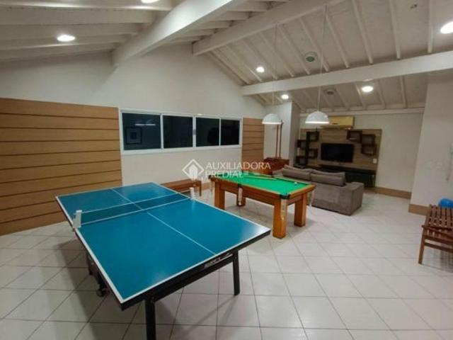 Sobrado em condomínio semi mobiliado 3 quartos próximo ao shopping