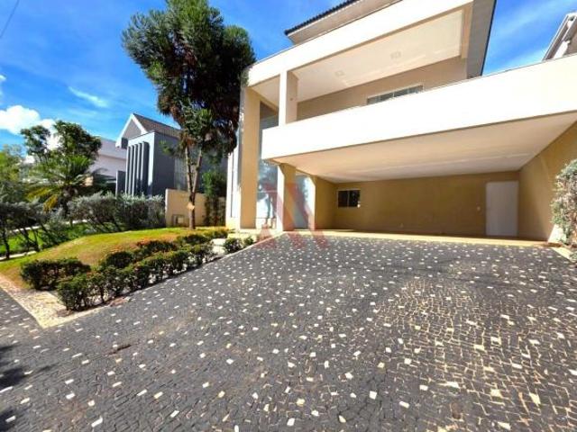 Sobrado em Condomínio para venda no Jardins Mônaco em Aparecida de Goiânia, com 3 suítes sendo a mas