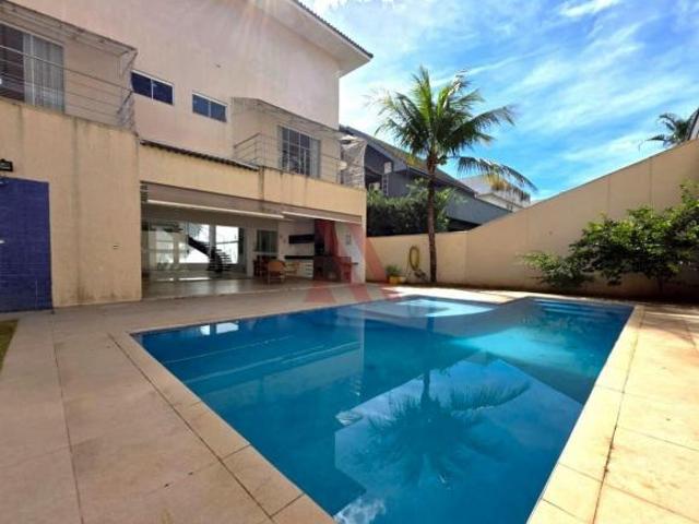 Sobrado em Condomínio para venda no Jardins Mônaco em Aparecida de Goiânia, com 3 suítes sendo a mas