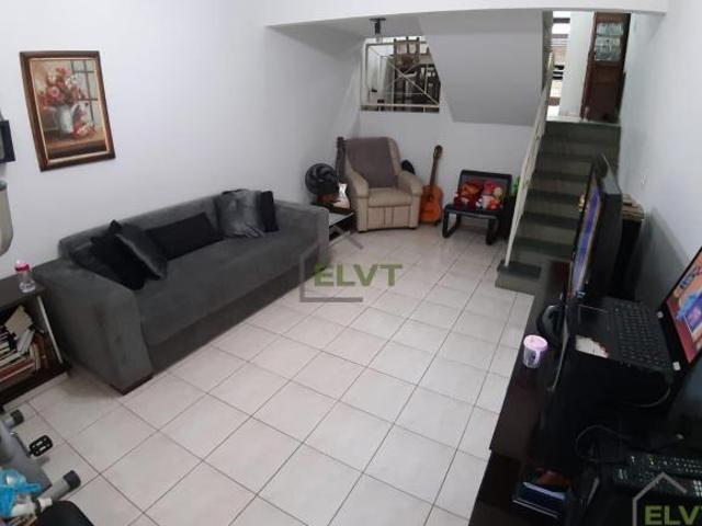 Sobrado em Condomínio Vista Verde | 2 Quartos, Sótão e Vaga Coberta