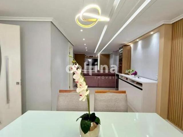 Sobrado em Conjunto Habitacional Presidente Castelo Branco, Carapicuíba/SP de 220m² 3 quartos à vend