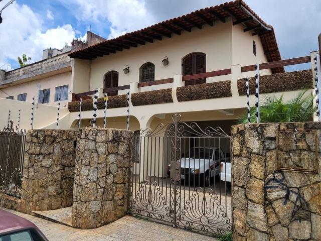 Sobrado em Conjunto Residencial Irai, Suzano/SP de 235m² 3 quartos à venda por R$ 979.000,00