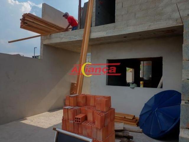 Sobrado em construçao bairro Pq Flamengo sendo 3 dormitorio e 1 suite