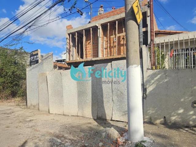 Sobrado em Construção com 150 m² de Área Útil e Excelente Localização no Parque