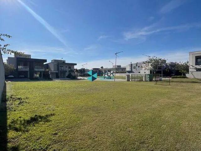 Sobrado em Construção Jardim do Golfe Esquina Alto Padrão