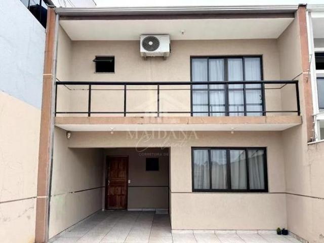 Sobrado em Costeira, São José dos Pinhais/PR de 160m² 3 quartos à venda por R$ 699.000,00
