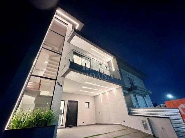 Sobrado em Costeira, São José dos Pinhais/PR de 171m² 3 quartos à venda por R$ 1.290.000,00
