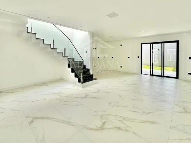 Sobrado em Cruzeiro, São José dos Pinhais/PR de 150m² 3 quartos à venda por R$ 1.062.000,00