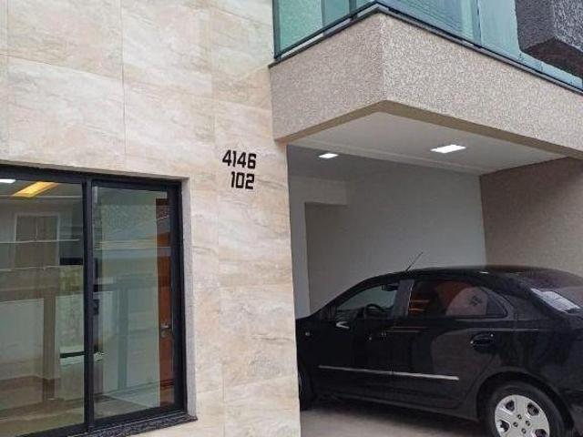 Sobrado em Eucaliptos, Fazenda Rio Grande/PR de 148m² 4 quartos à venda por R$ 900.000,00