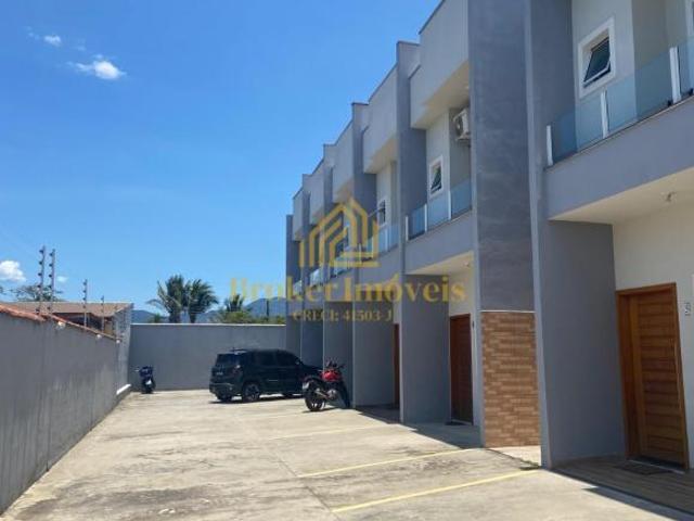 Sobrado em excelente localização na Praia das Palmeiras, à 400 metros da praia