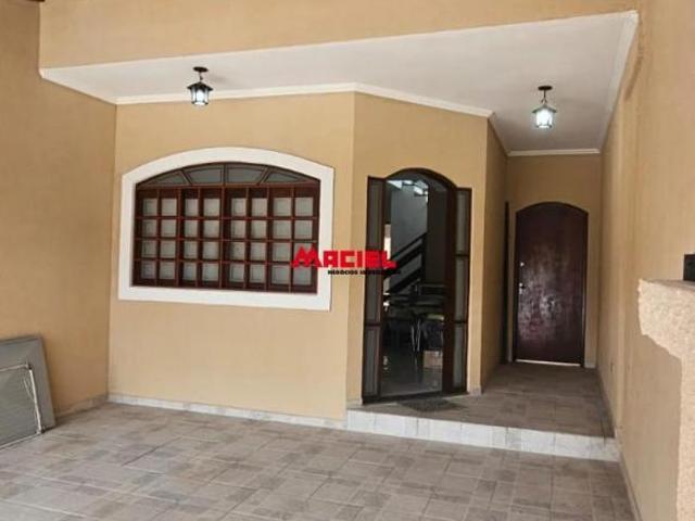Sobrado em excelente localização no bairro do Jardim Satelite Proximo Comercios