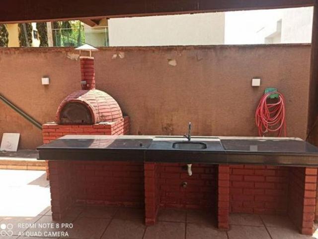 Sobrado em Embu das Artes bem localizado recém reformado