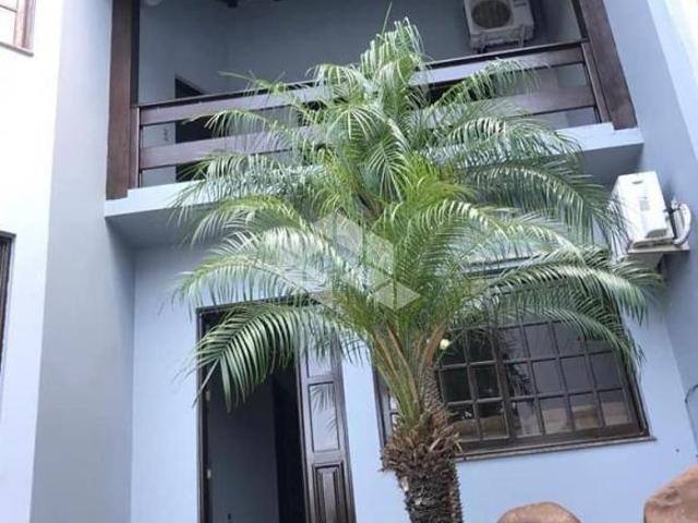 Sobrado em Esteio, 03 quartos sendo 1 suíte