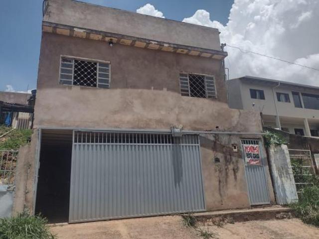 SOBRADO EM FASE DE ACABAMENTOS