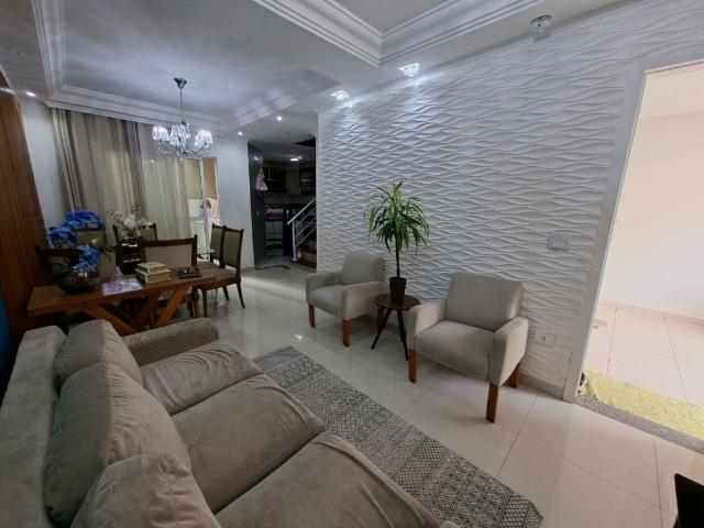 Sobrado em Fazendinha, Curitiba/PR de 139m² 3 quartos à venda por R$ 689.000,00