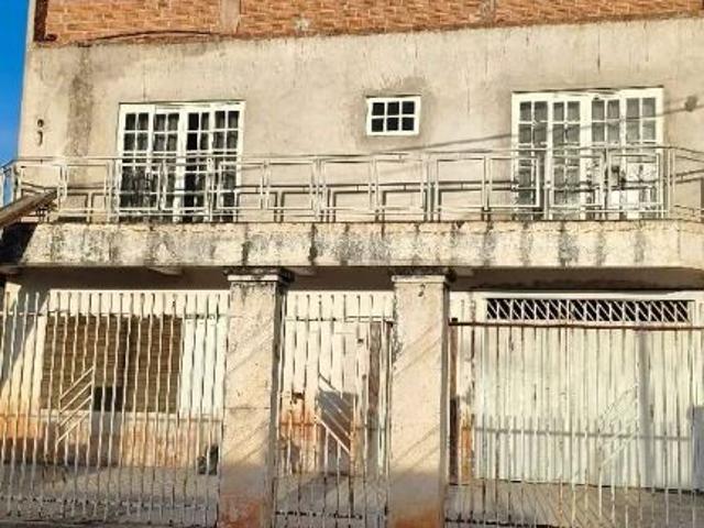 Sobrado em Gralha Azul, Fazenda Rio Grande/PR de 270m² 3 quartos à venda por R$ 688.900,00