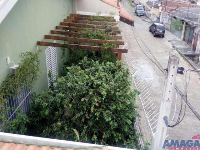 Sobrado em Jacareí, no bairro Jardim Bela Vista, à venda