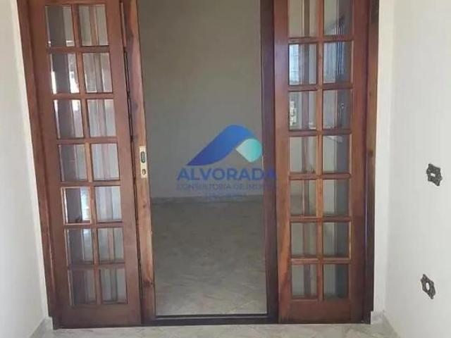 Sobrado em Jardim Uirá, São José dos Campos/SP de 178m² 4 quartos à venda por R$ 720.000,00