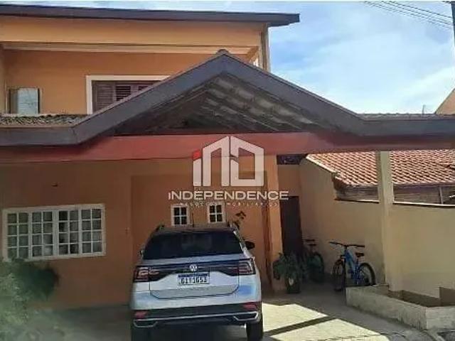 Sobrado em Jardim Uirá, São José dos Campos/SP de 250m² 3 quartos à venda por R$ 939.900,00