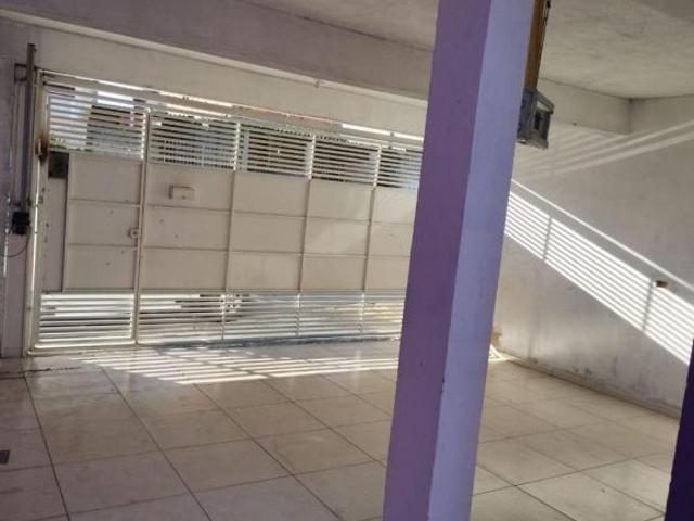 Sobrado em Jardim Varan, Suzano/SP de 180m² 3 quartos à venda por R$ 450.000,00