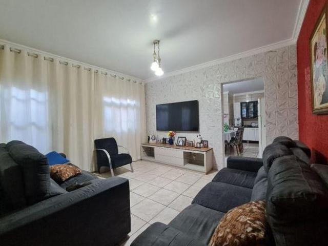 Sobrado em Jardim Varan, Suzano/SP de 194m² 4 quartos à venda por R$ 750.000,00