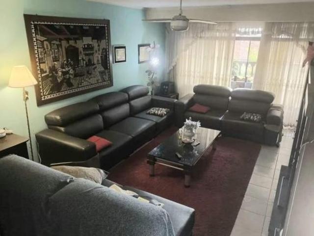 Sobrado em Jardim Vila Galvão, Guarulhos/SP de 155m² 3 quartos à venda por R$ 897.000,00