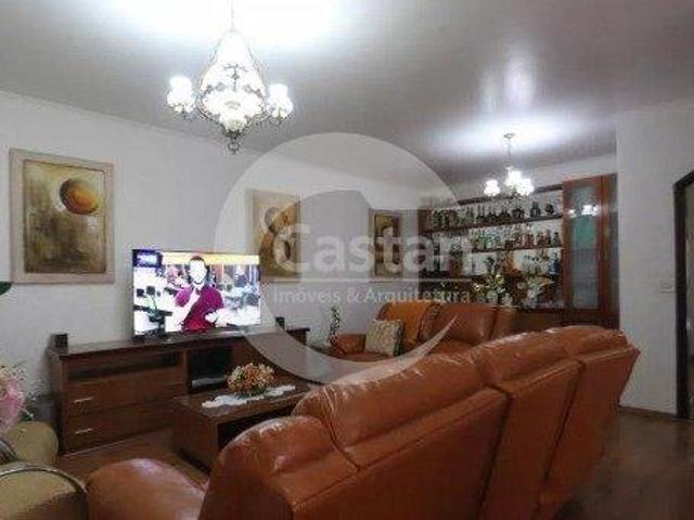 Sobrado em Jardim Avelino