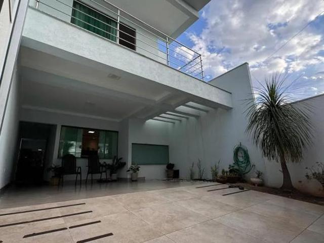Sobrado em Jardim Colina Verde, Maringá/PR de 164m² 3 quartos à venda por R$ 650.000,00