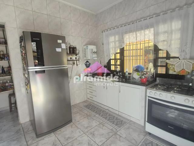 Sobrado em Jardim das Indústrias, São José dos Campos/SP de 180m² 3 quartos à venda por R$ 1.299.900,00