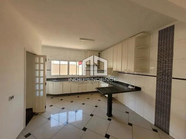 Sobrado em Jardim das Indústrias, São José dos Campos/SP de 250m² 4 quartos para locação R$ 7.000,00/mes