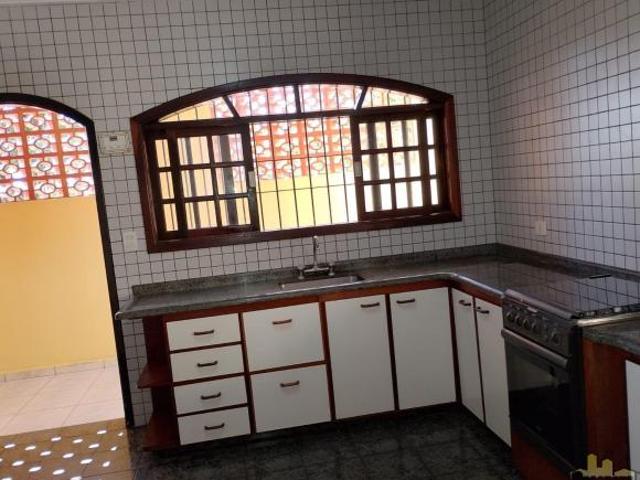 Sobrado em Jardim das Oliveiras, Jacareí/SP de 0m² 3 quartos à venda por R$ 640.000,00