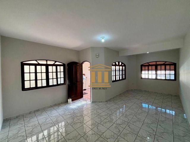 Sobrado em Jardim Ismênia, São José dos Campos/SP de 180m² 3 quartos para locação R$ 3.410,00/mes