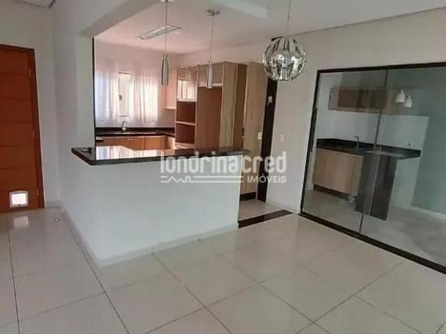 Sobrado em Jardim Itália, Cambé/PR de 240m² 3 quartos à venda por R$ 1.200.000,00