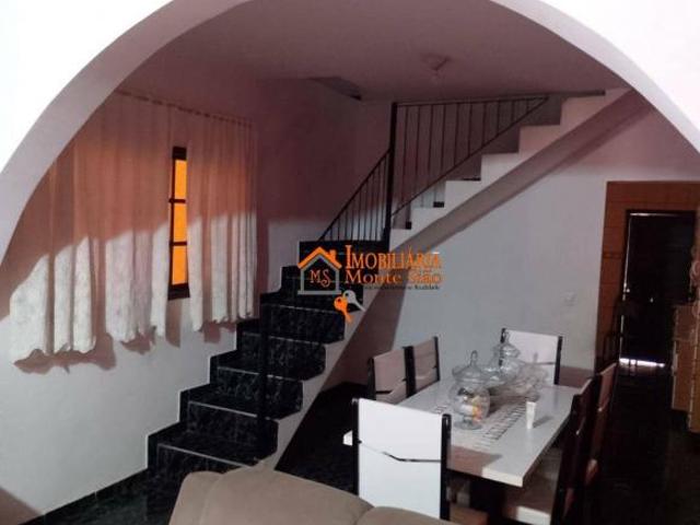 Sobrado em Jardim IV Centenário, Guarulhos/SP de 200m² 3 quartos à venda por R$ 670.000,00