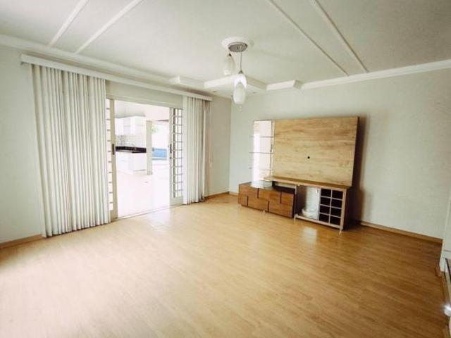 Sobrado em Jardim Presidente, Mogi Guaçu/SP de 205m² 4 quartos à venda por R$ 535.000,00