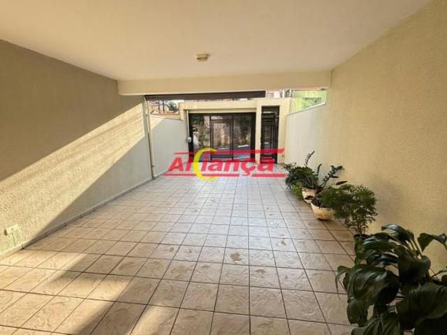 SOBRADO EM JARDIM SANTA MENA