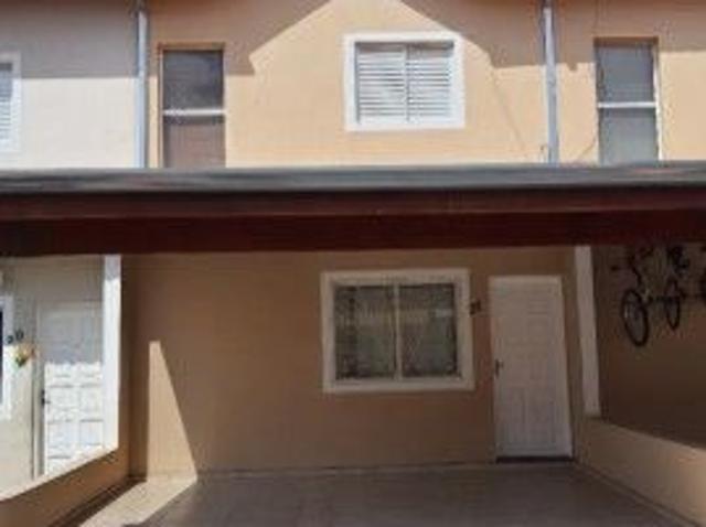 Sobrado em Lopes de Oliveira, Sorocaba/SP de 97m² 2 quartos à venda por R$ 306.900,00