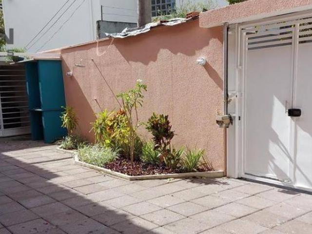 Sobrado em Parada Inglesa, São Paulo/SP de 150m² 3 quartos à venda por R$ 900.000,00
