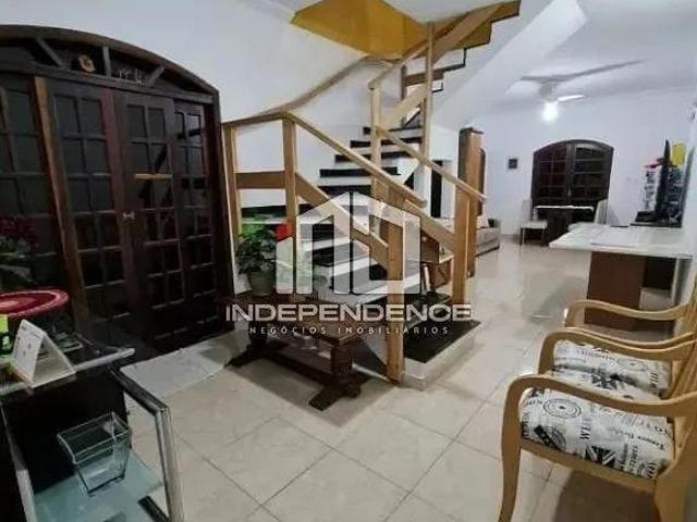 Sobrado em Parque dos Ipês, São José dos Campos/SP de 304m² 3 quartos à venda por R$ 920.000,00