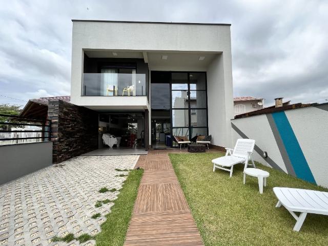Sobrado em, Penha/SC de 145m² 3 quartos à venda por R$ 7.849.900,00